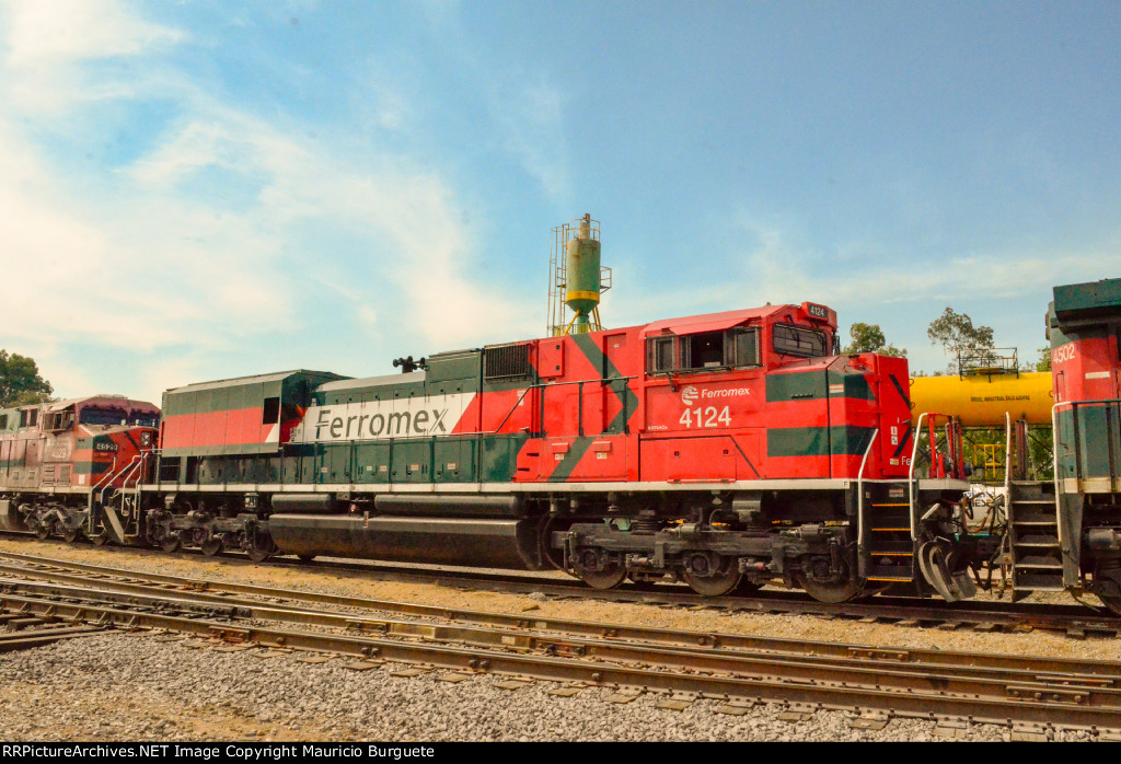 FXE SD70ACe Locomotive with Ears